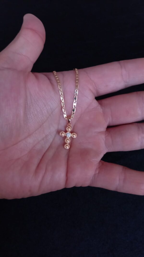 Cruz chica oro laminado – Joyeria Yoma