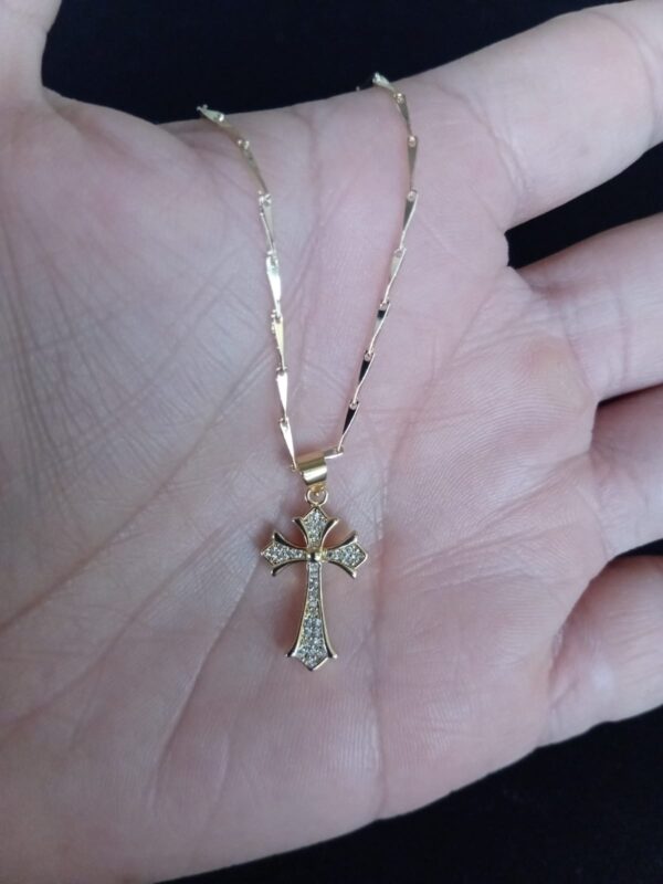 Cruz chica oro laminado – Joyeria Yoma